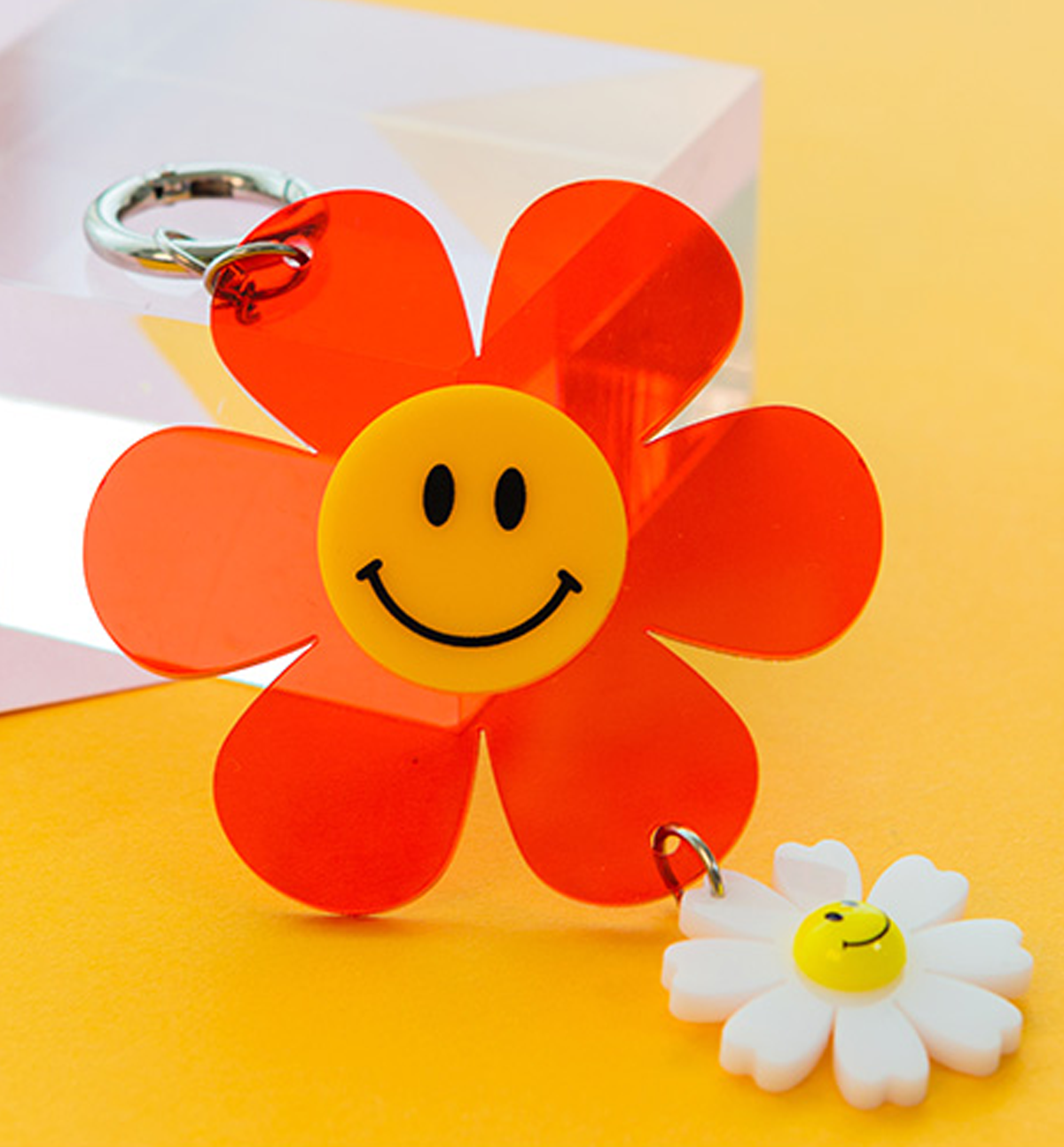 Smiling Flower Acrylic Keyring