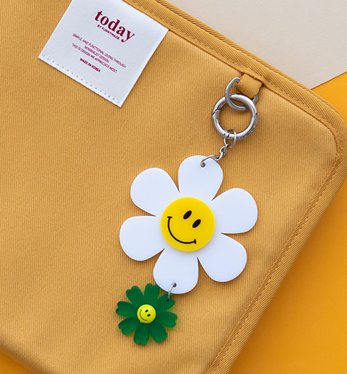 Smiling Flower Acrylic Keyring