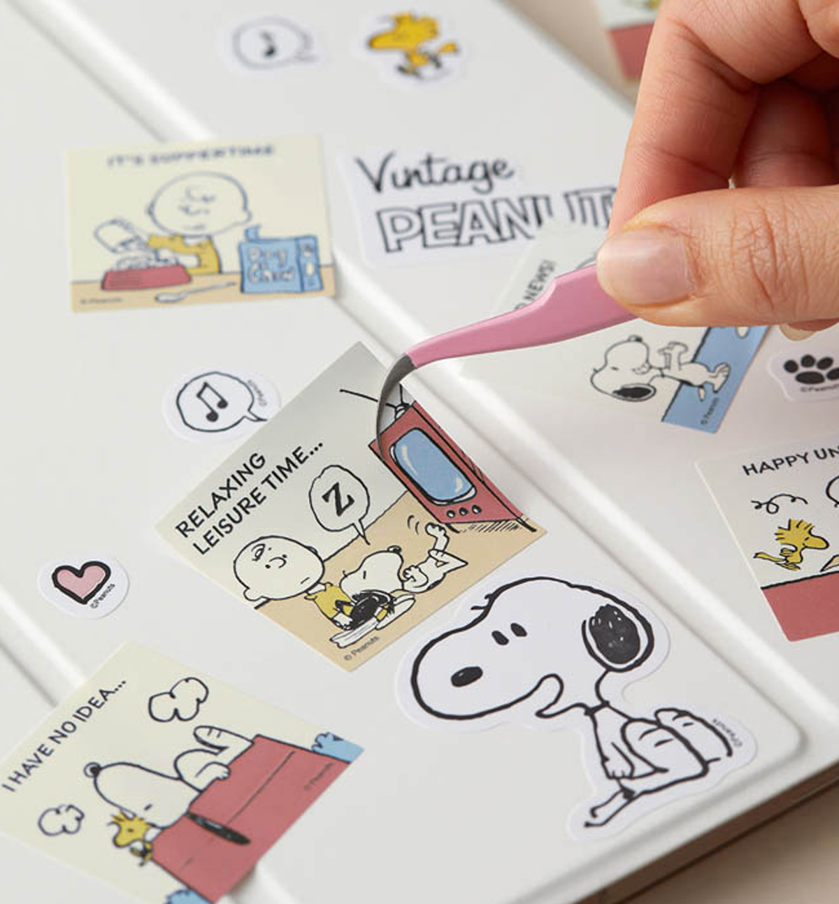 Snoopy Vintage Scene Sticker [2 Designs]