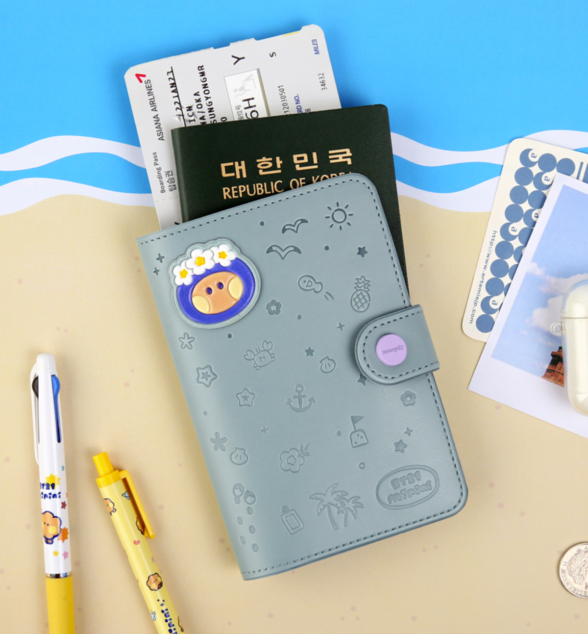 BT21 Minini Leather Patch Passport Cover [Vacance]