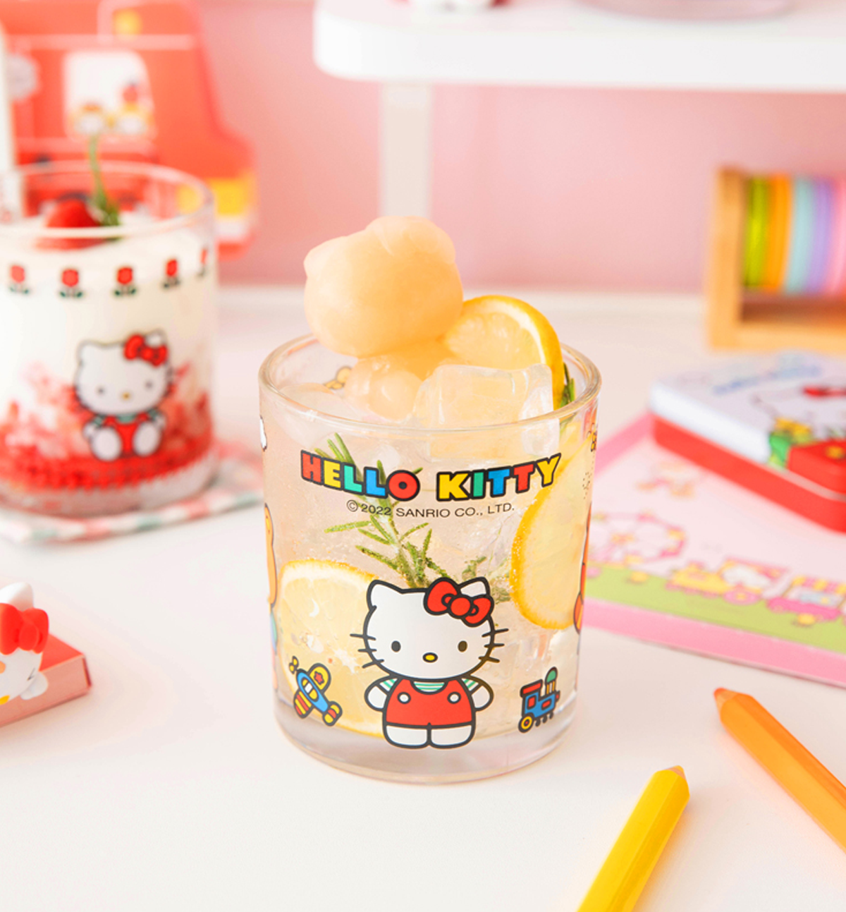 Hello Kitty Retro Cup Set